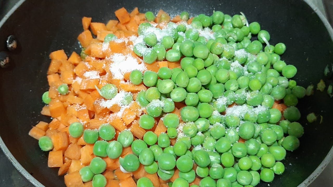 Carrot batani curry | Carrot green peas curry recipe | carrot green ...