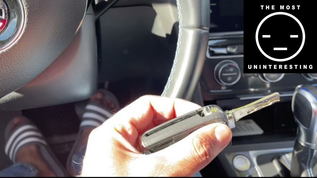 How to replace the VW eGolf Key Battery (60 sec) - YouTube