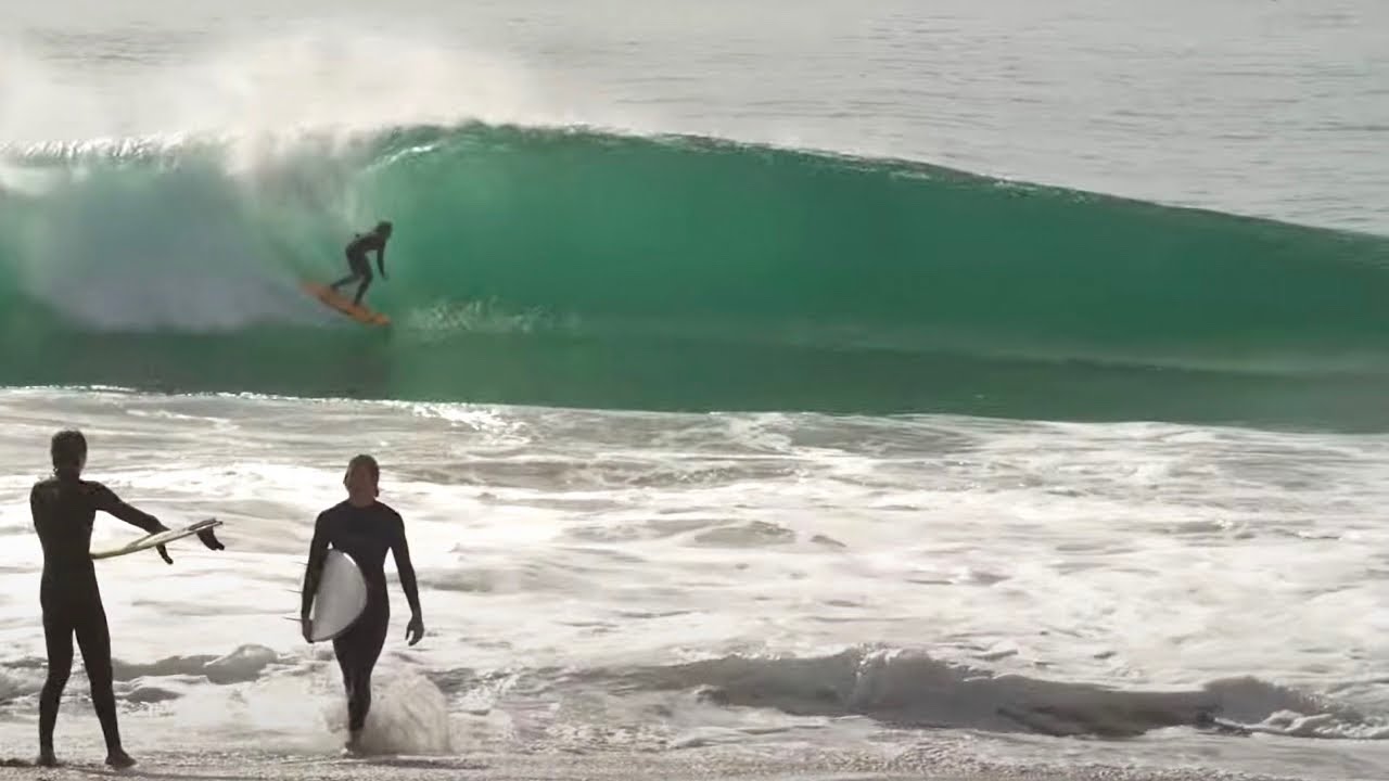 Perfect Surfing Waves at The Wedge - YouTube