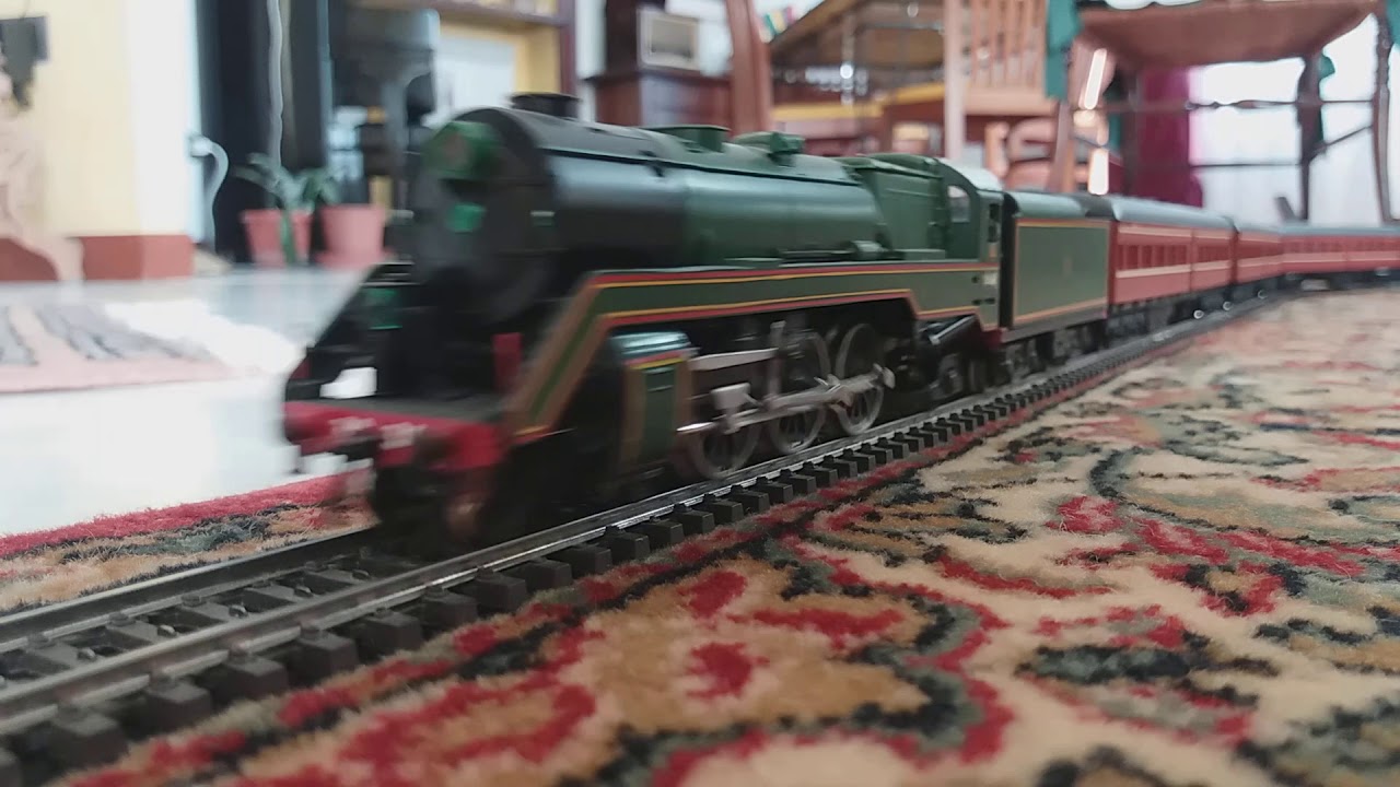 NSWGR (Australia) C38 30 Lima 3015 improved AC x Marklin steam and cars ...
