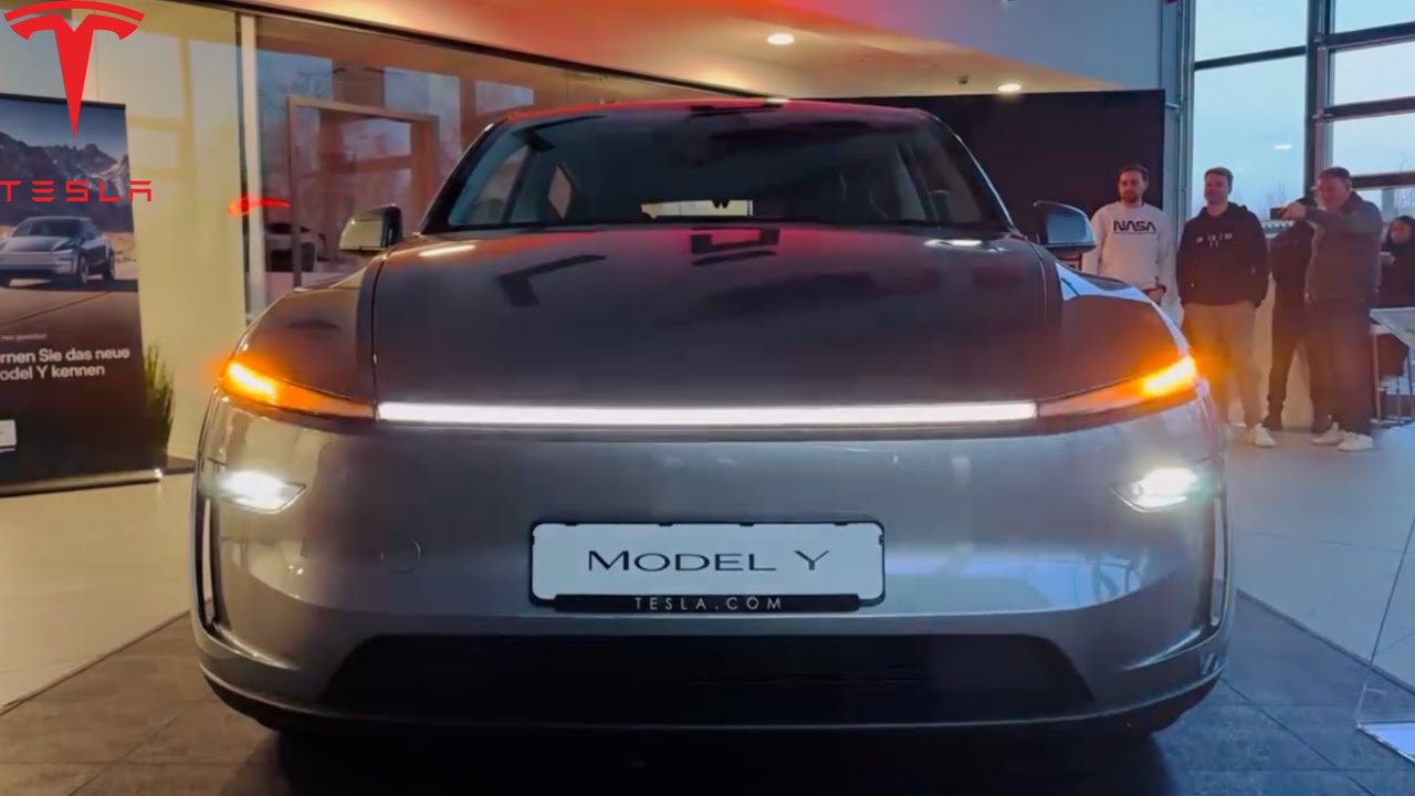 2026 Tesla Model Y Juniper Quicksilver Live Light Show | Music Synced ...