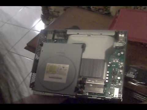 How to disassemble An Xbox 360 - YouTube