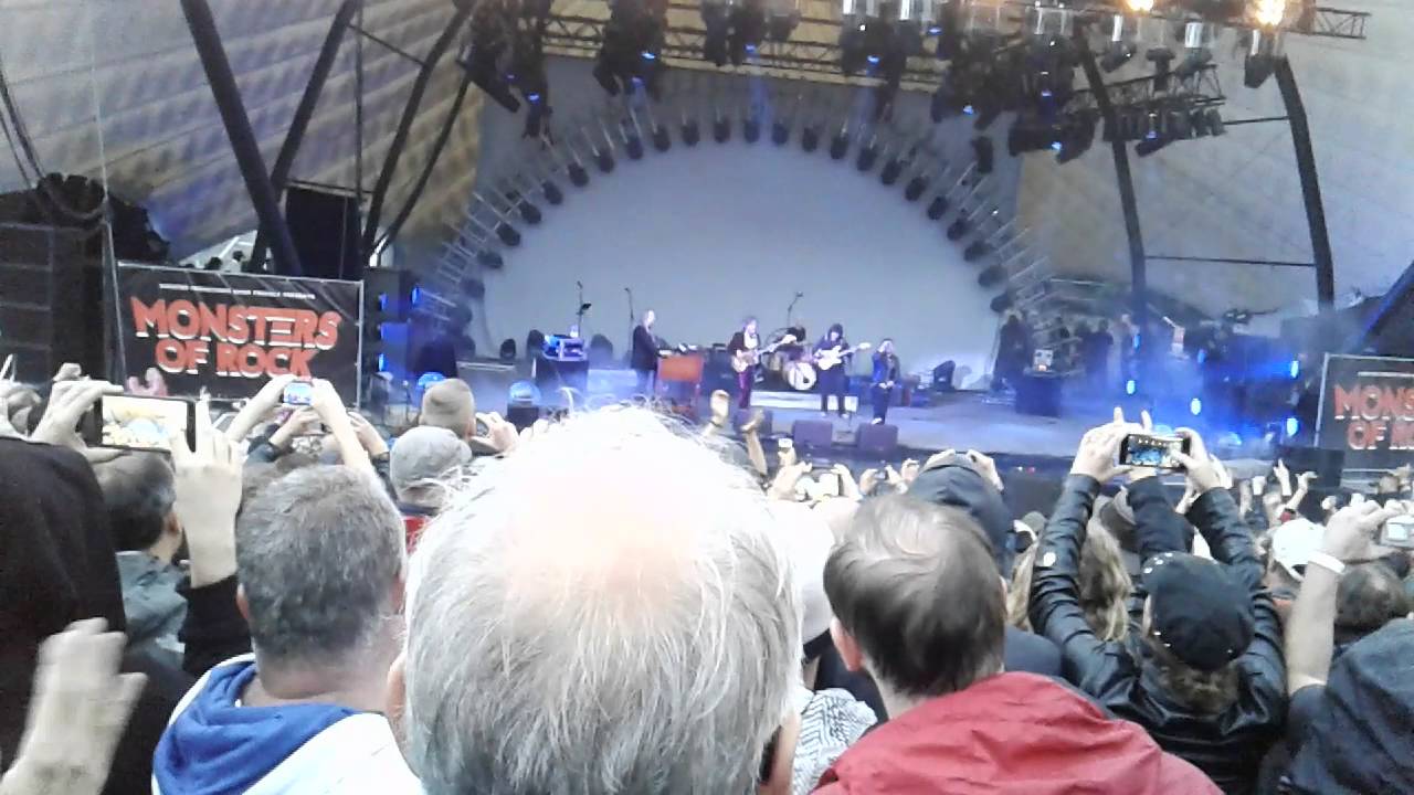 Rainbow 2016 - Highway star. Ritchie is back!!! Live at Monsters of ...