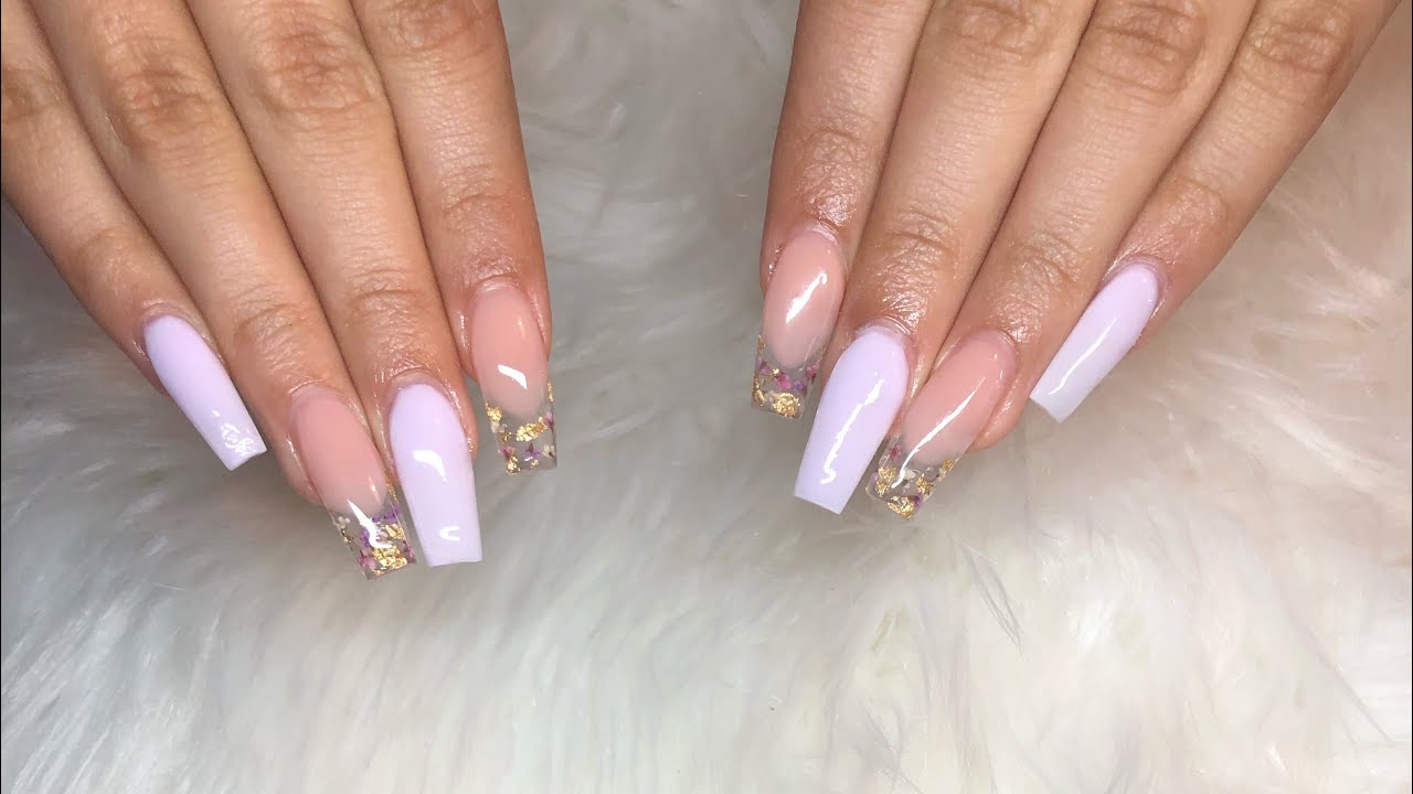 Encapsulated Flowers & Gold Foil | Selling Press On Nails On Etsy ...