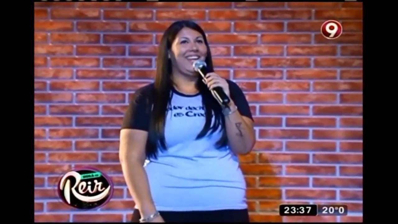 Elly López Gómez - Stand Up Hora de Reír 2016 - YouTube