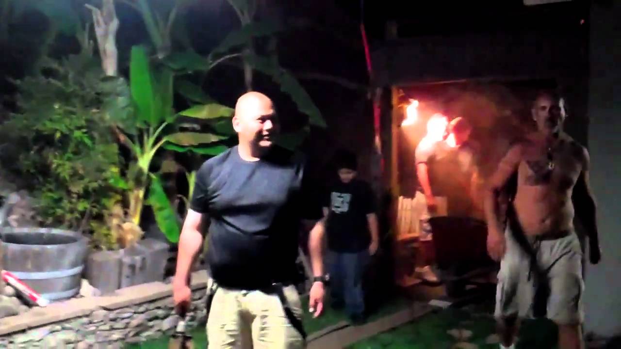 IMU.... Traditional Hawaiian way cook Pua'a - YouTube