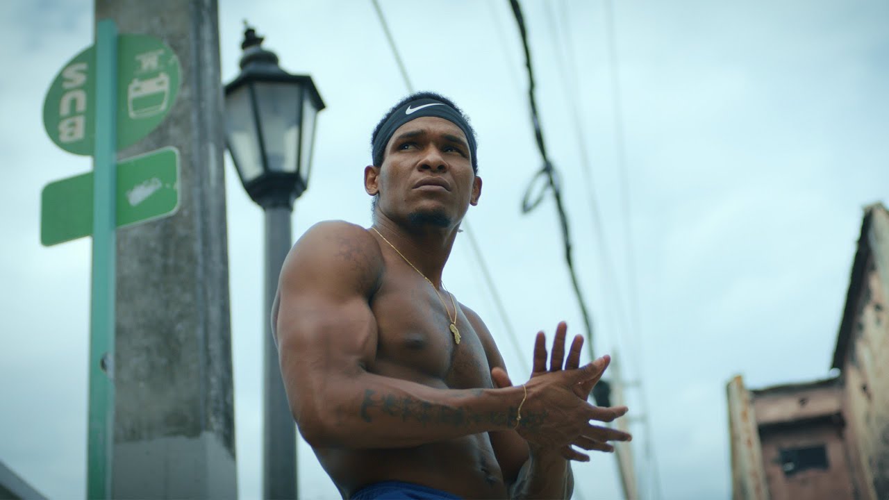 The Homeless Fighter Who SHOCKED THE WORLD | Documentary - YouTube