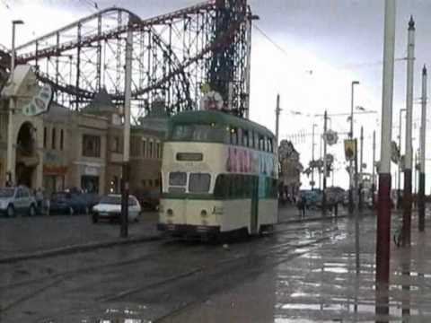 Blackpool Trams 13 Aug 2000.wmv - YouTube