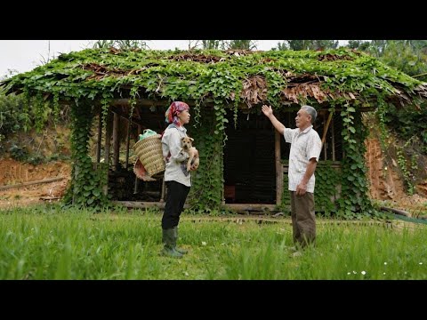Tam Video: İyi kalpli yaşlı adam, terk edilmiş bir evi bekar bir anneye bağışlıyor.