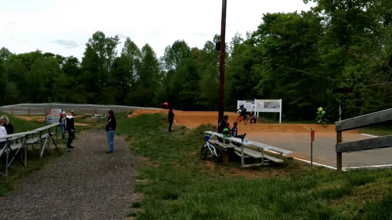 04/23/2017 SOMD BMX 6 Novice Main - YouTube