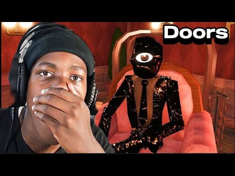 Sonic plays Doors (Roblox) With fans - YouTube