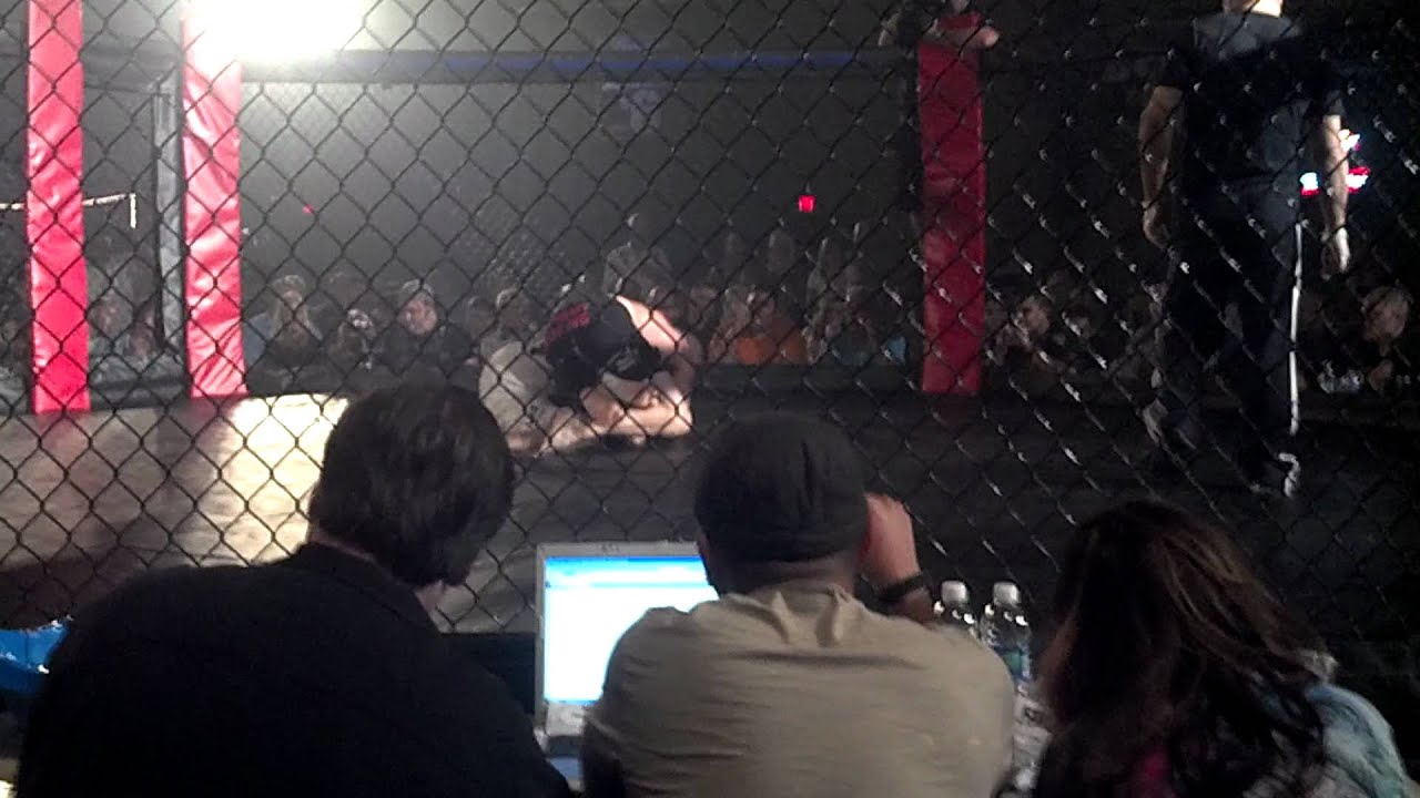 Brian Green vs. Victor Moreno WWFC - YouTube
