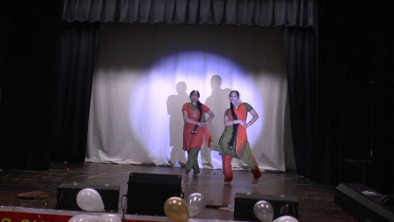 BHANGRA DANCE PERFORMANCE BY INDUS NUNEATON XMAS 2018- SONA CENSE AND ...