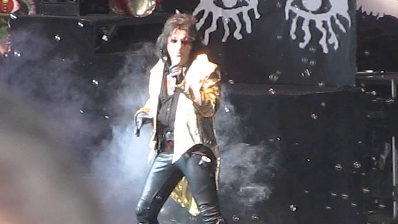 Alice Cooper Concert - YouTube