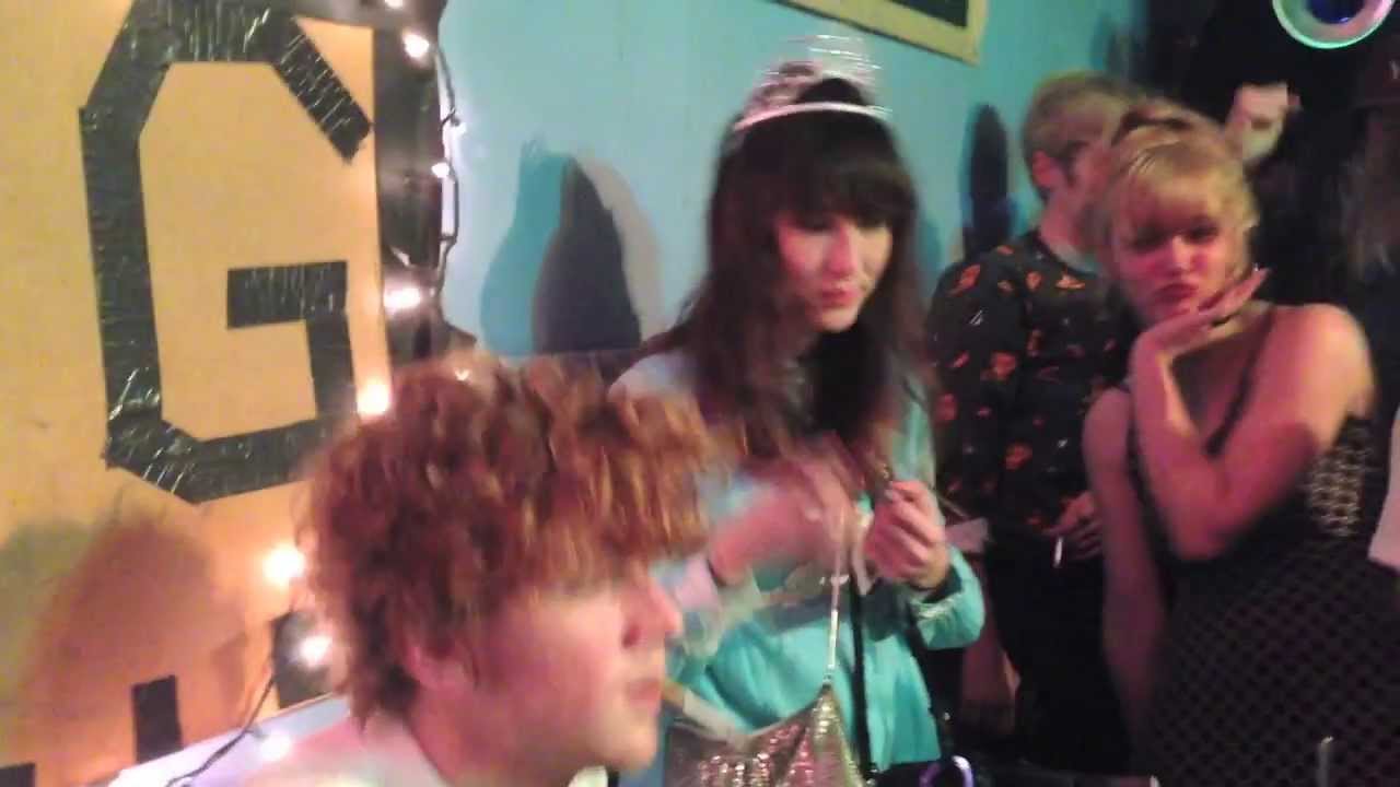 FIDLAR - "MAX CAN'T SURF" (Live at VLHS Pomona 1/26/13) - YouTube