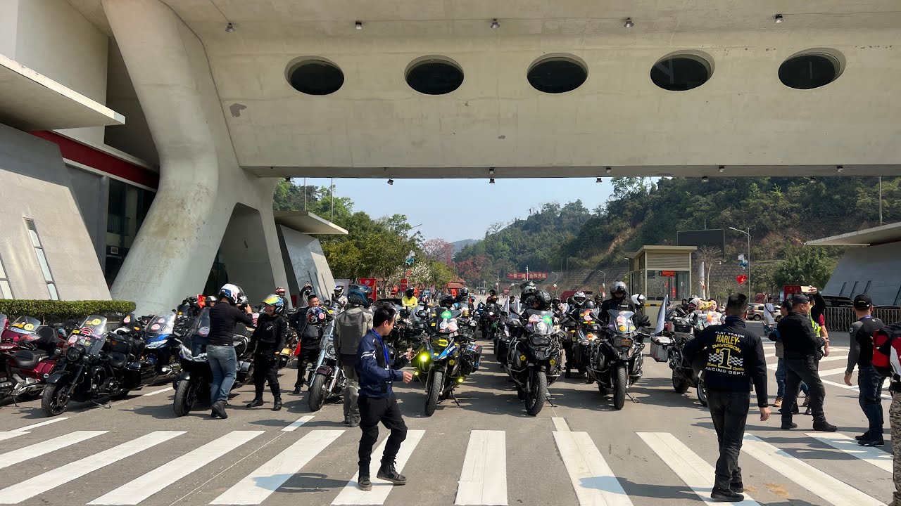 Giao lưu diễu hành xe mô tô thể thao tự lái Việt - Trung năm 2025 . Hà ...