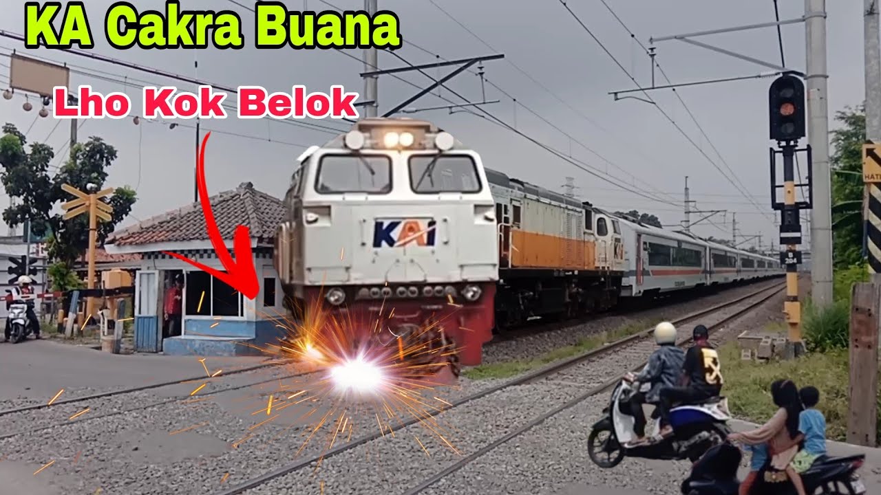 Lho Kok Belok ️ KA Cakra Buana || Kereta Api Panjang || Kereta Api ...