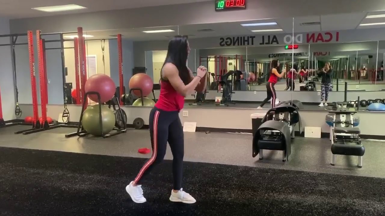 Narrow to Wide Reverse Lunge - YouTube