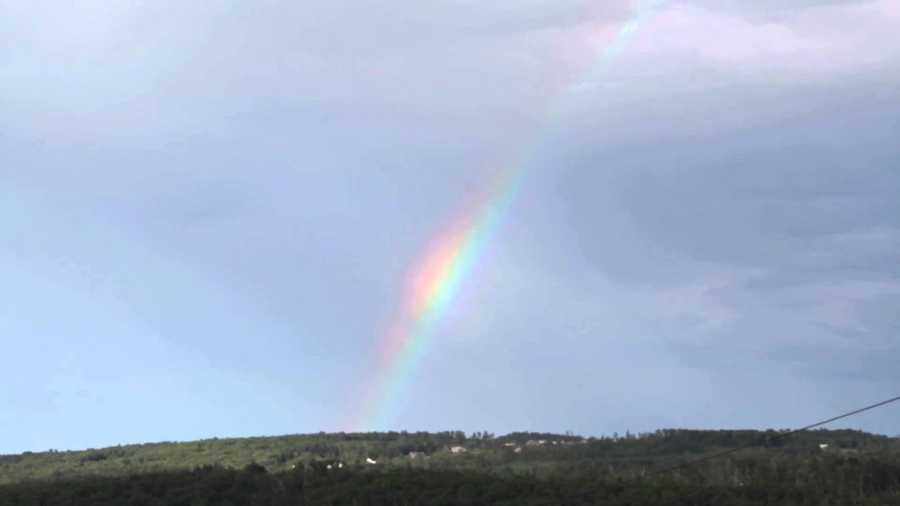 The amazing disappearing & appearing rainbow - YouTube