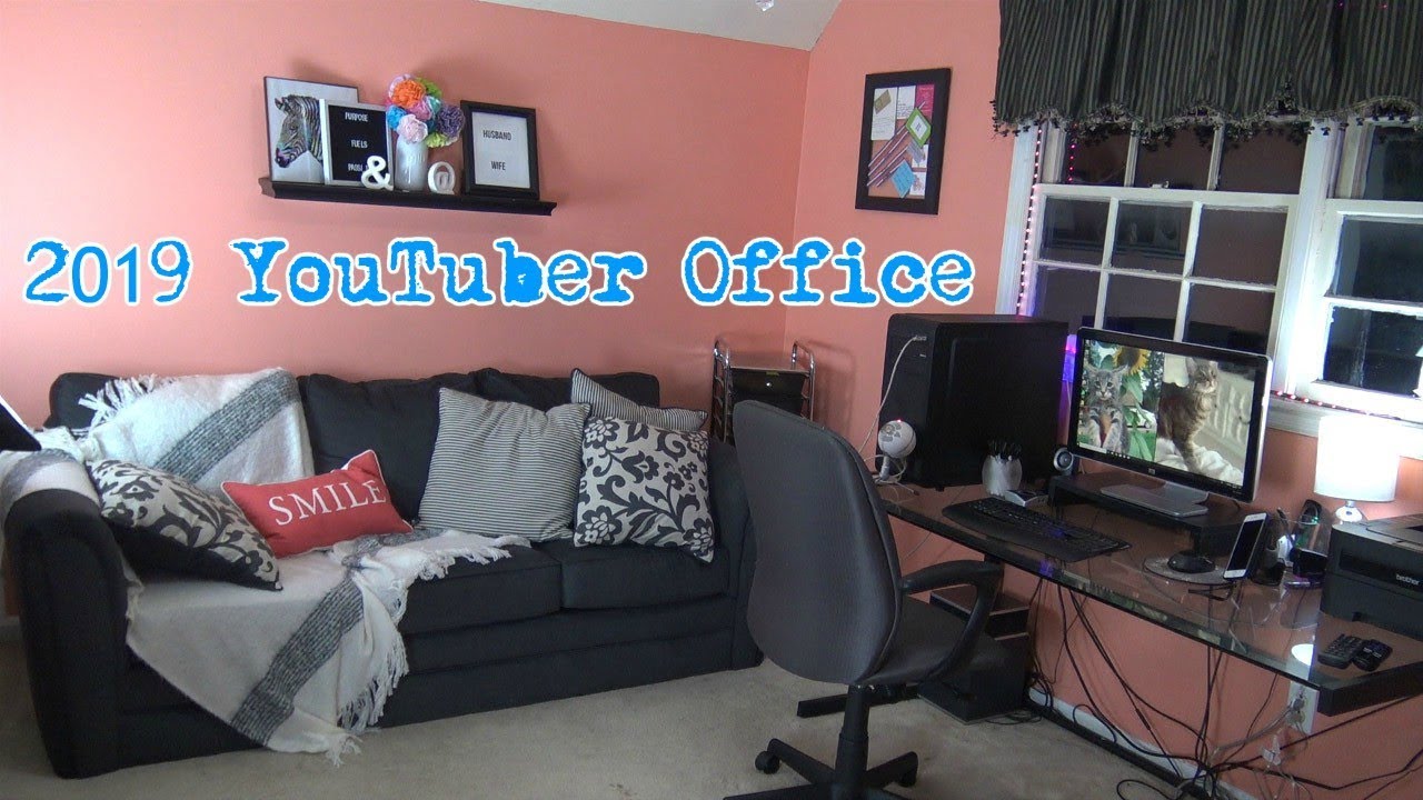 2019 Office Tour of a YouTuber | Using Soft boxes by Geekoto | Filming ...