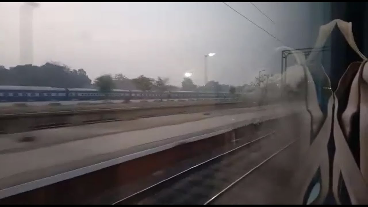 Shri Shakti AC Express Skip Delhi Adarsh Nagar at MPS #22461 - YouTube