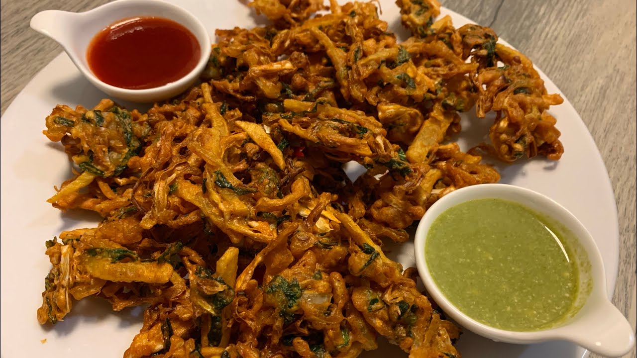 Mix pakode | Mix bhajiye | crispy palak aur aalu ke bhajiye | Pakode ...