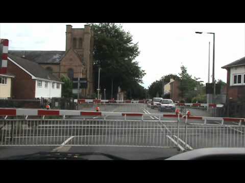 Worcester Level Crossing - YouTube