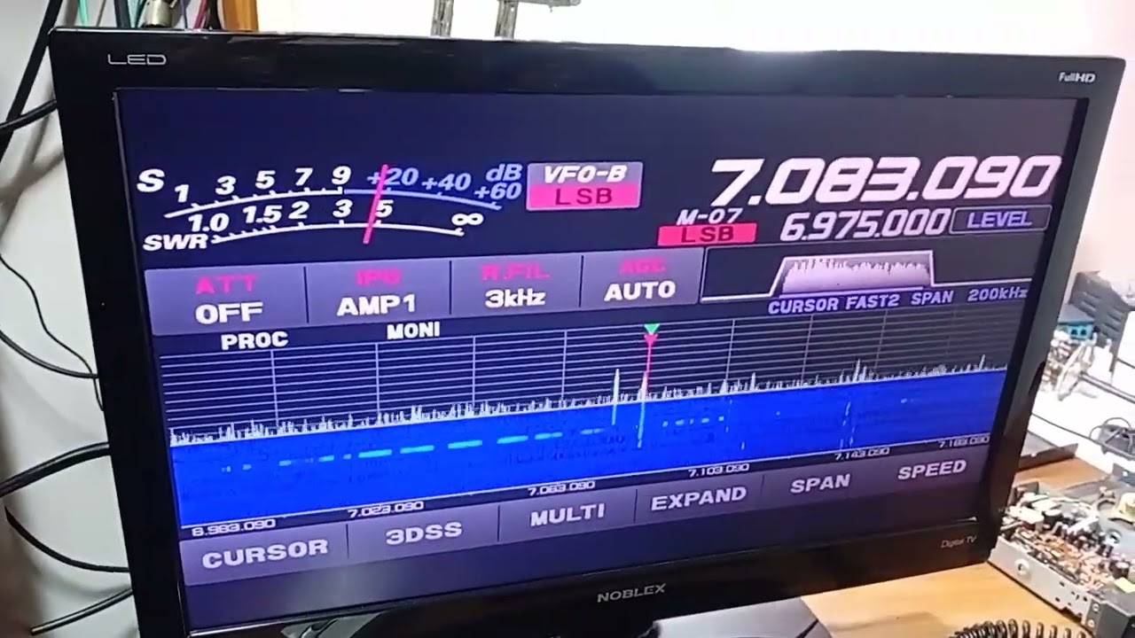 YAESU FTDX10 MONITOR 24"(2) - YouTube