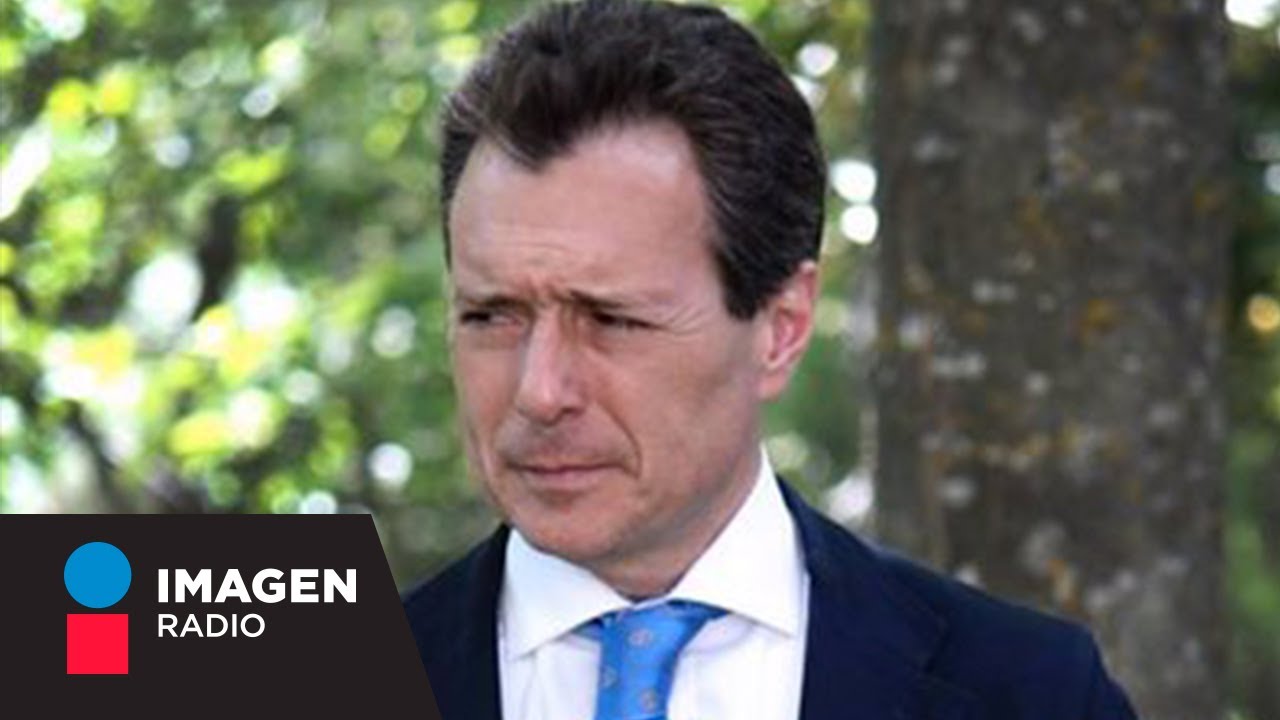 Alberto Peláez, presenta su nuevo programa "En la cama con…" - YouTube