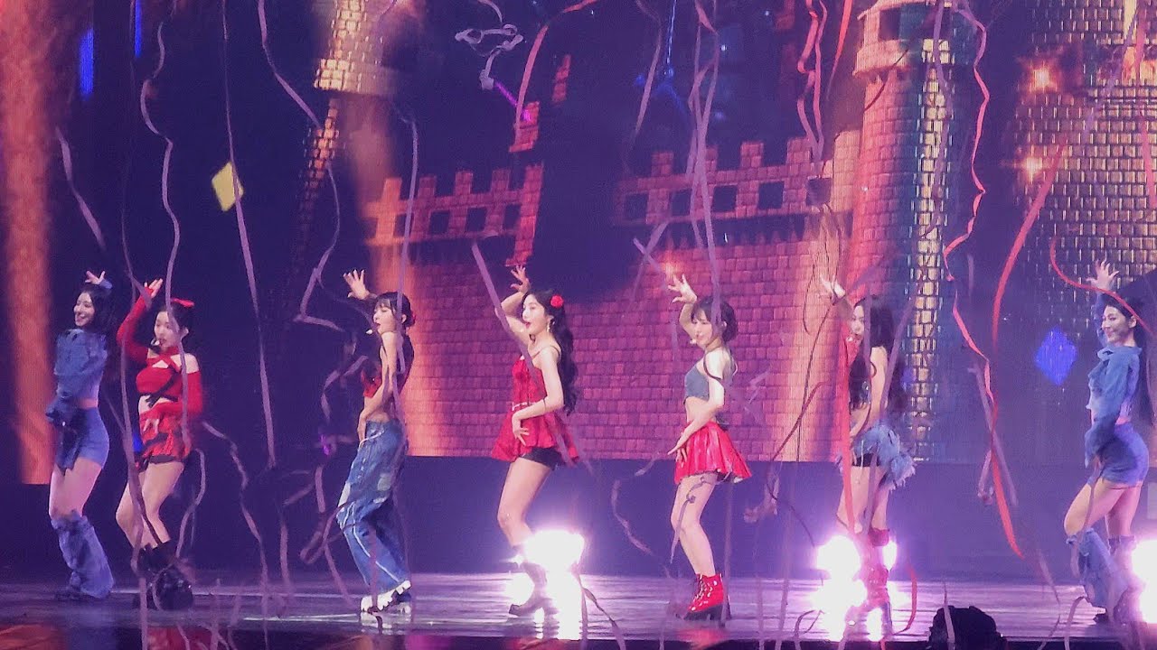 230401 Red Velvet - intro + Queendom | Red Velvet 4th Concert R to V ...