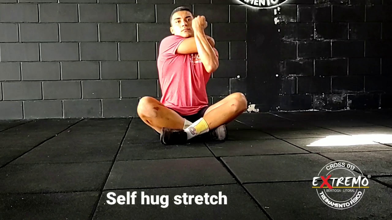 Self hug stretch - Mobility - YouTube