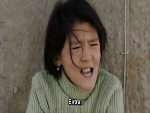 TULPAN Película - Fragmento Maha cantando