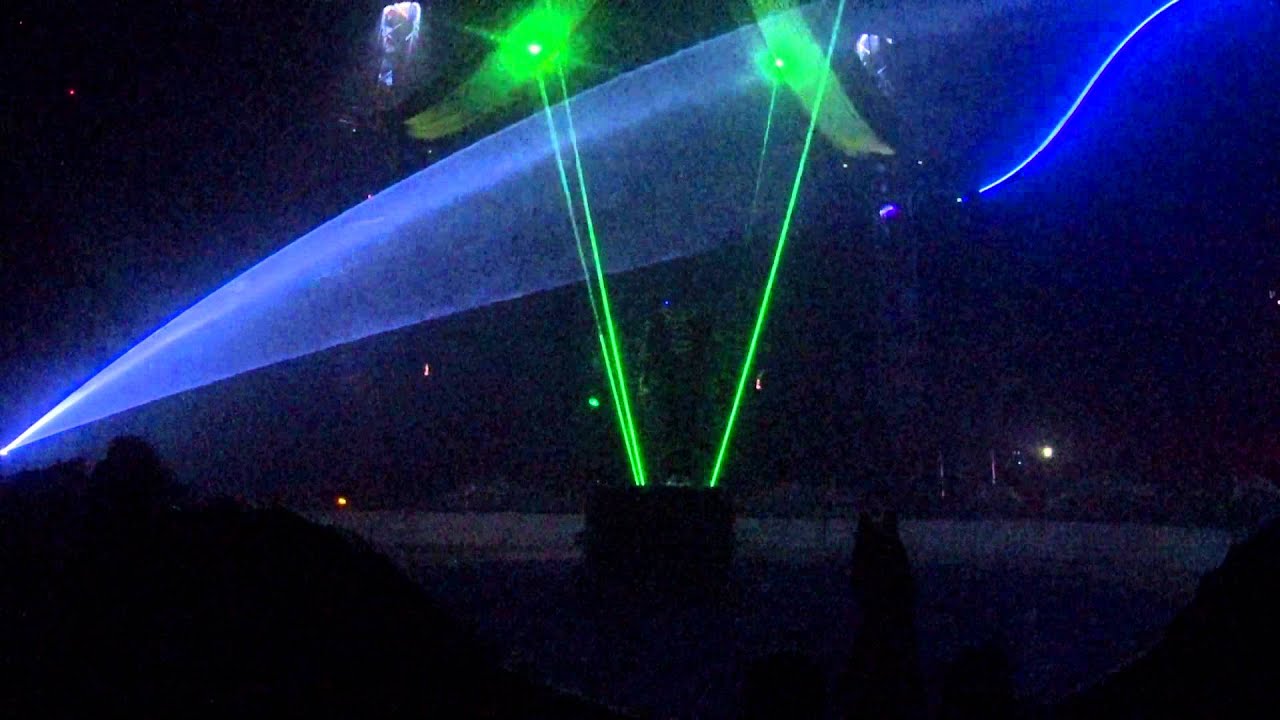 Laser Show , show lazer circus Alexandre Bouglione - YouTube