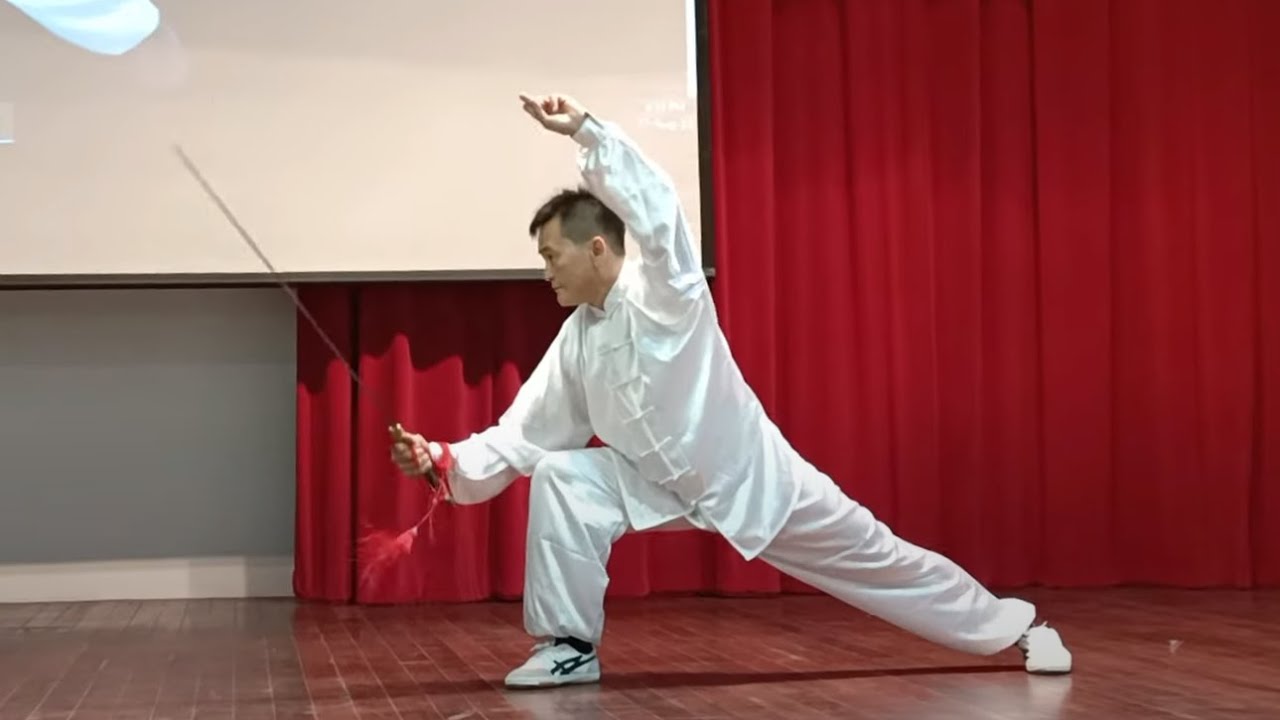 Liu He Ba Fa Sword 六合八法剑 - 赖勇生老师 - YouTube
