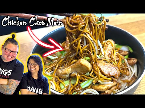How Chinese Chefs cook CHICKEN CHOW MEIN 🍜 Mum and Son professional chefs cook