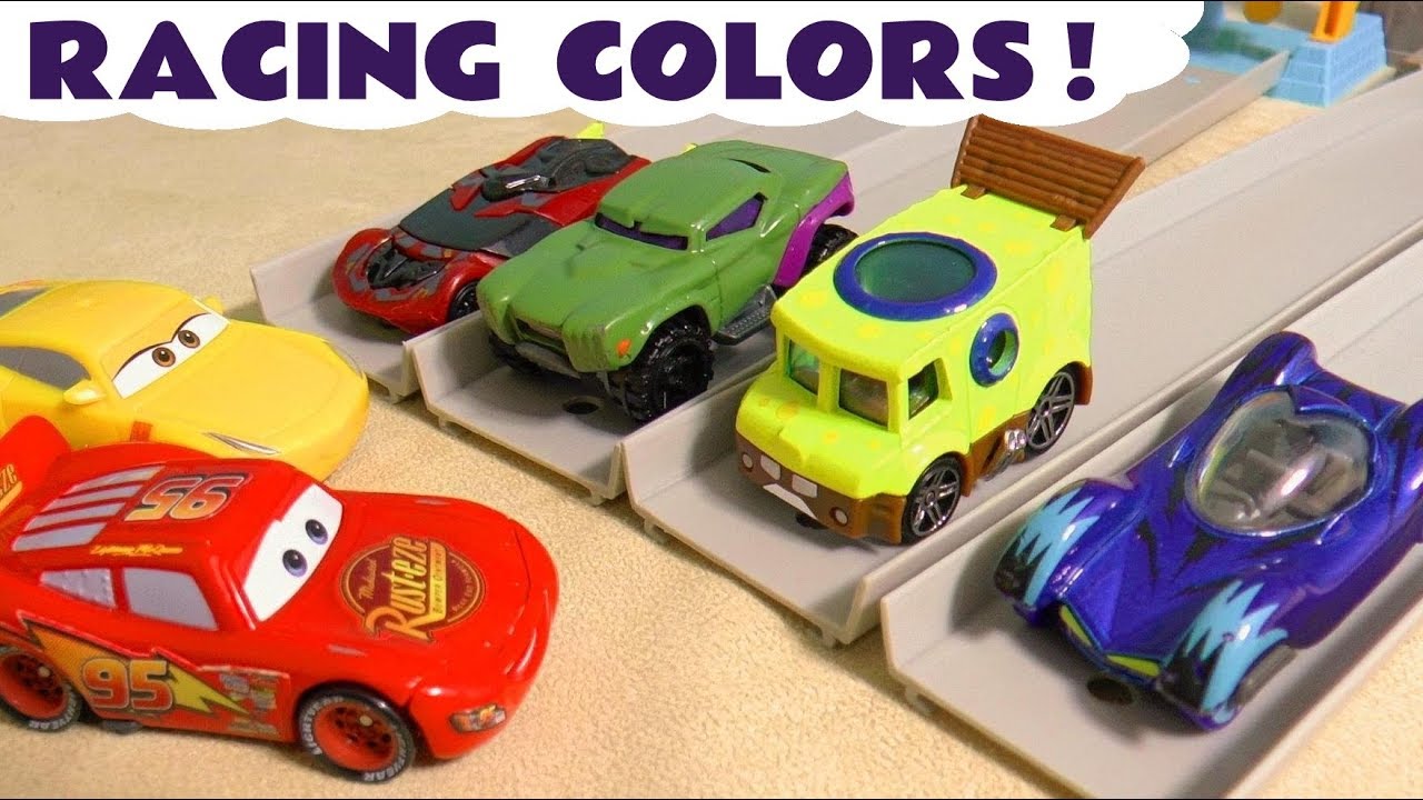 The Funlings Toy Car Racing with Lightning McQueen - YouTube