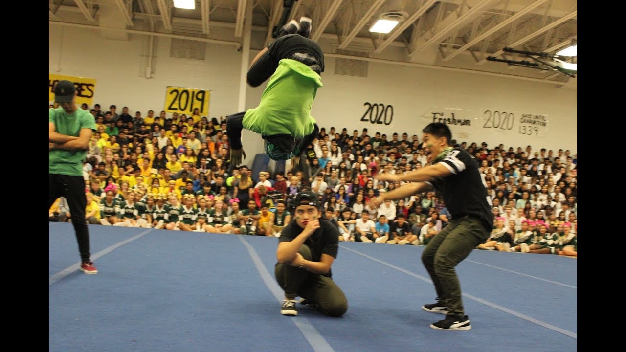 Falls Church Pep Rally Dance 2016 - YouTube