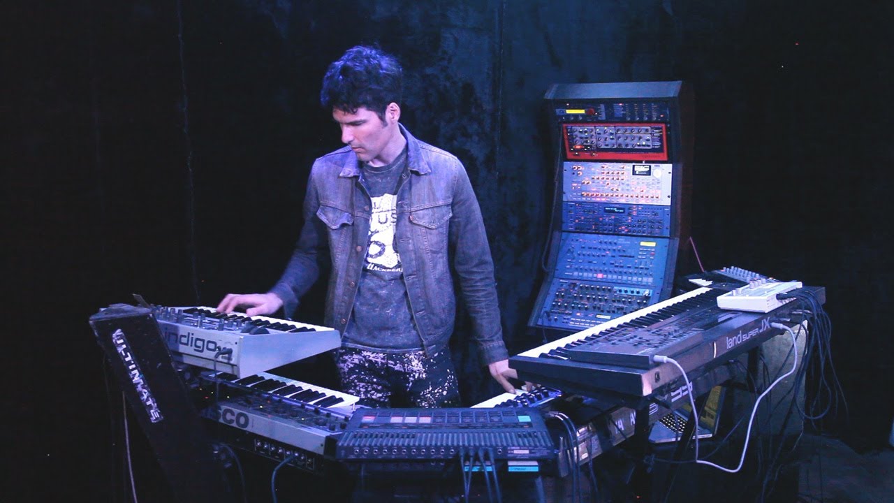 Neon Soundscape by Flaub - Ambient live performance - YouTube