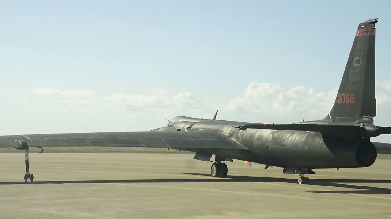 U-2 Dragon Lady Takeoff & Landing - YouTube