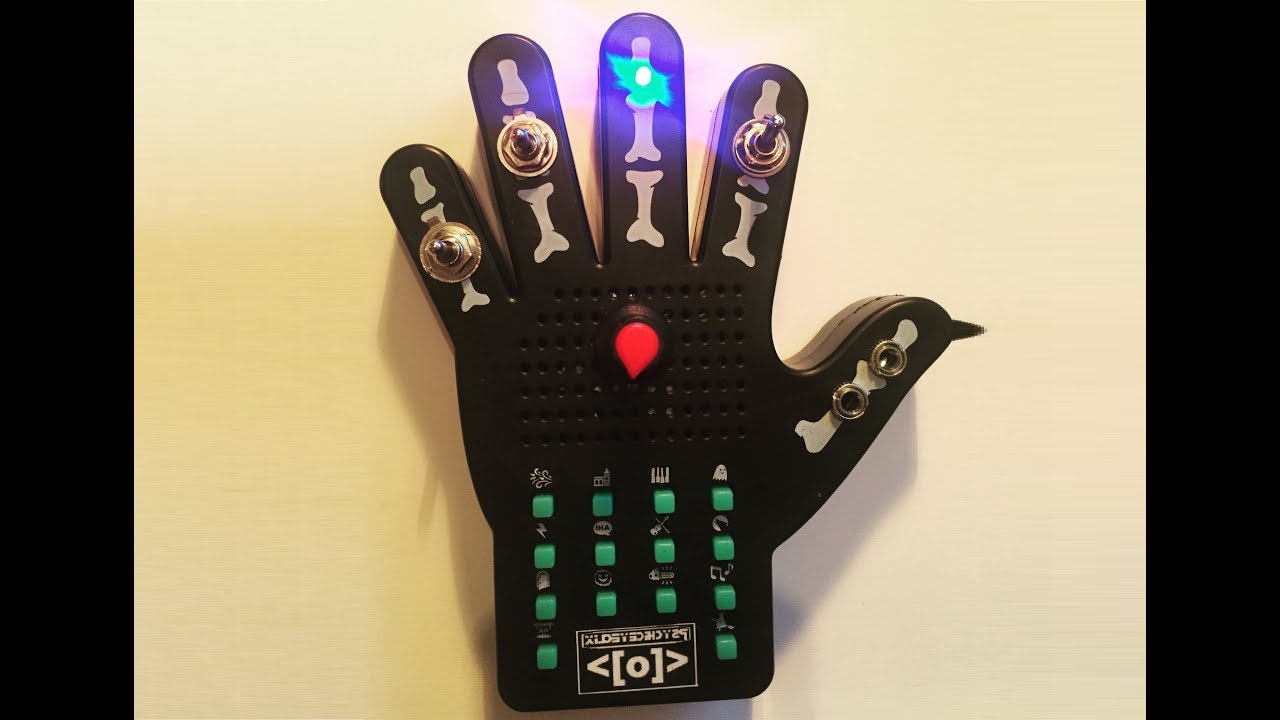 Circuit bent Sound Machine Hand LFO Input by Psychiceyeclix - YouTube
