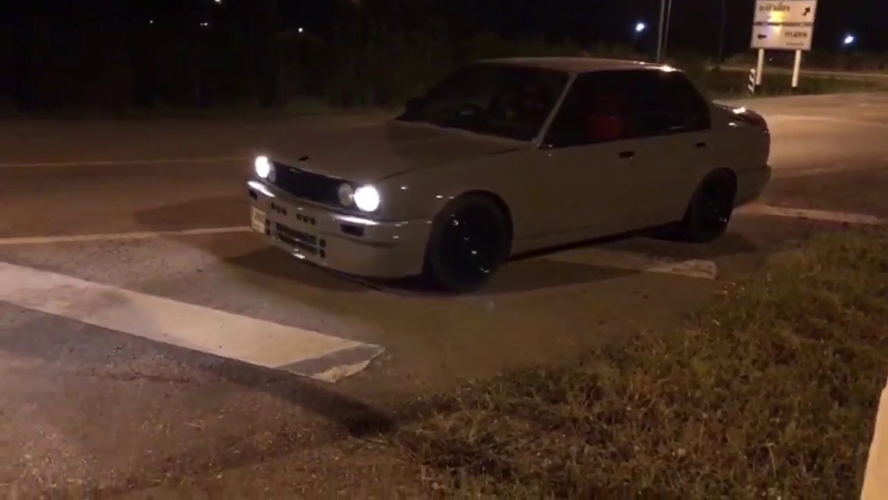 BMW E30 1JZ VVTI Quick Night Drive - YouTube