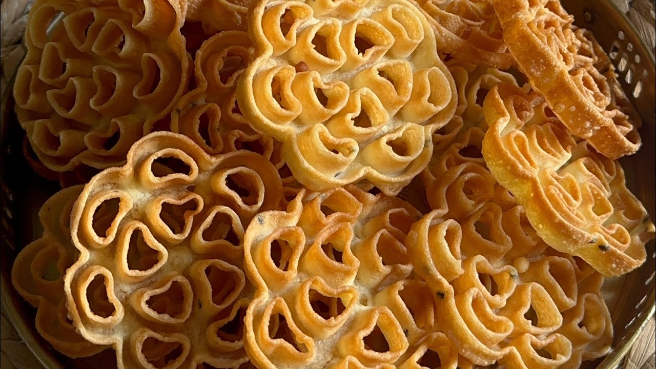 Thengaipal Achu Murukku | Rose Cookies Christmas Snacks @AnisCastle ...