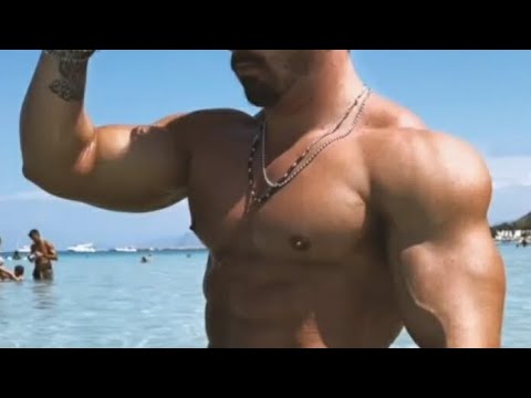 Perfect Huge Muscle Hunk Bodybuilder Manuel Santa Lucia, Son Vita la ...