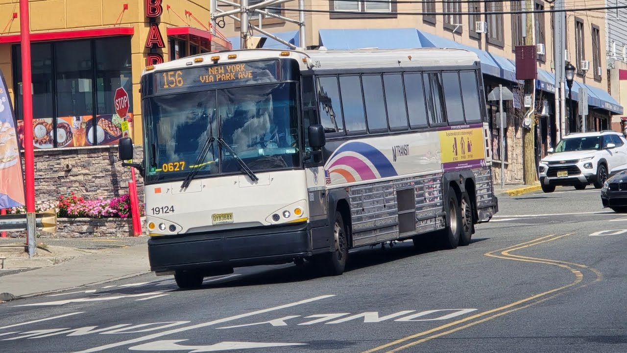 NJ TRANSIT 156 NEW YORK VIA PARK AVE (MCI D4500CT 19124) - YouTube