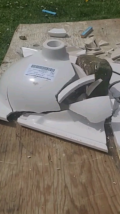 A sink smashed in slow-mo #slowmo - YouTube