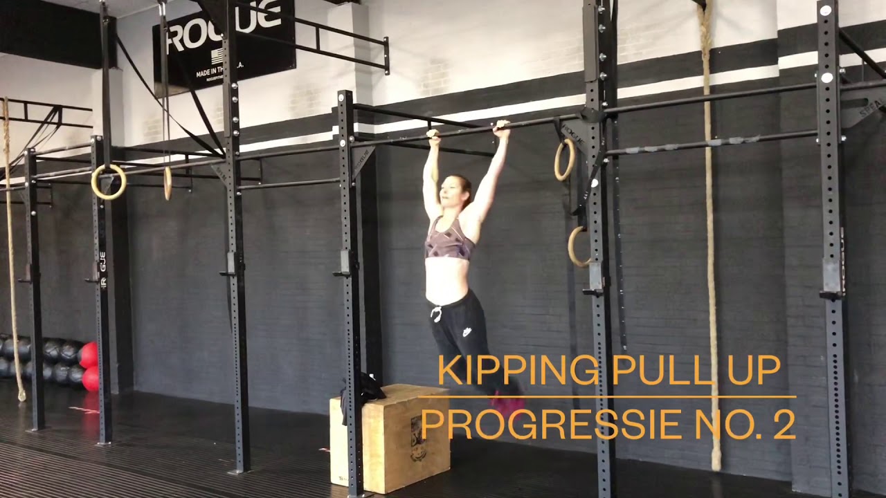 Video: Leer de kipping pull up in 5 stappen. Deel 2/5: Kipping swing ...