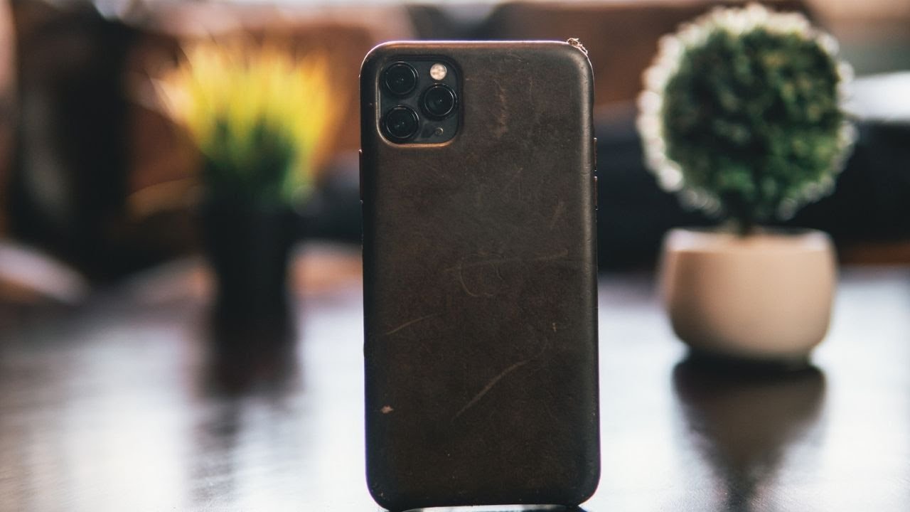 Apple iPhone Leather Case - Long Term Review (1.5 Years Later) - YouTube