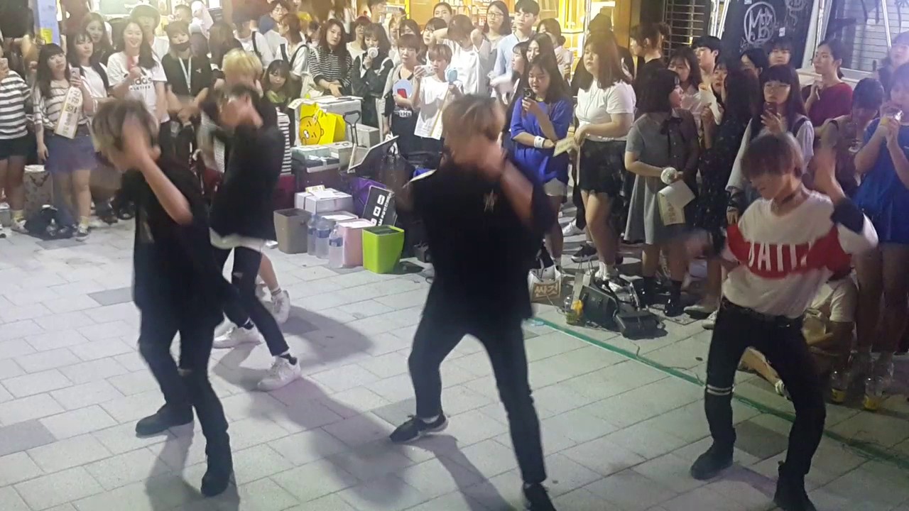 [MAXXAM 맥스] TWICE ☆TT☆ 커버안무 홍대댄스버스킹 20170727목 [KOREAN HONGDAE KPOP ...