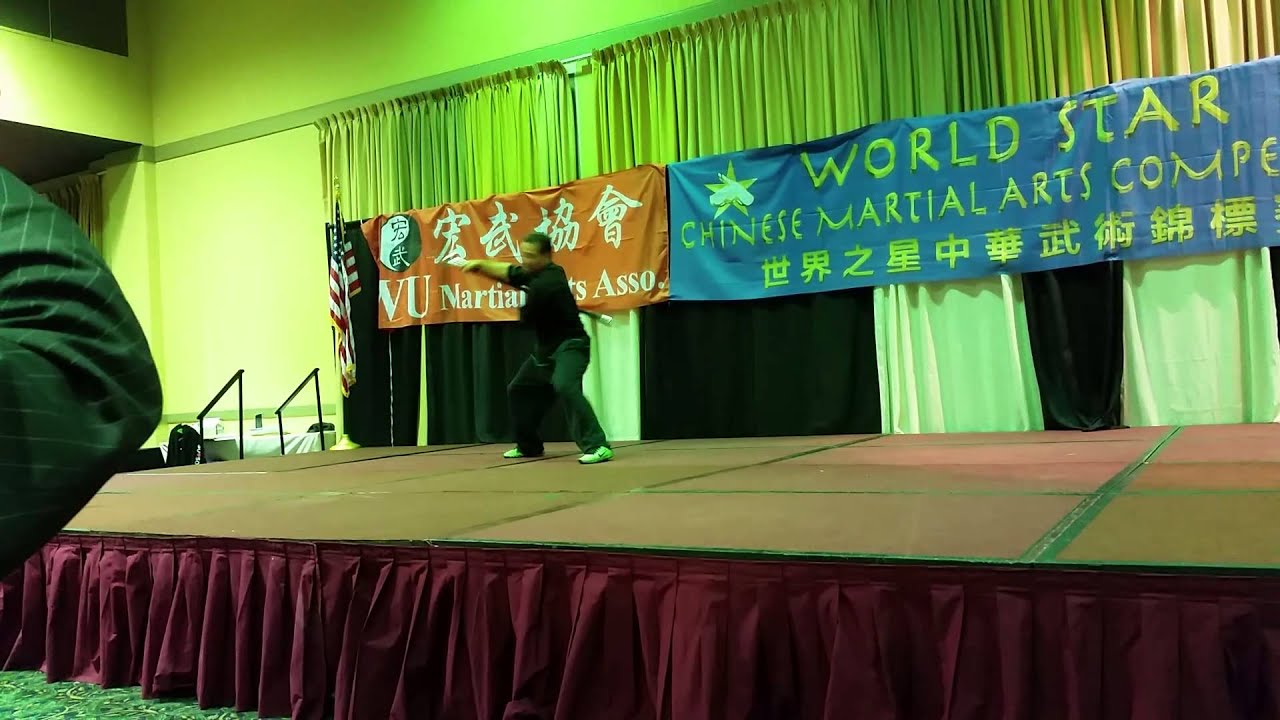 Sifu Whit McClendon 9-Ring Long-Handled Broadsword - YouTube