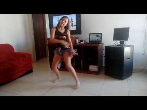 Criança dançando (Mc Sapão - Vou desafiar Você) Giovanna Soares (10 Anos)